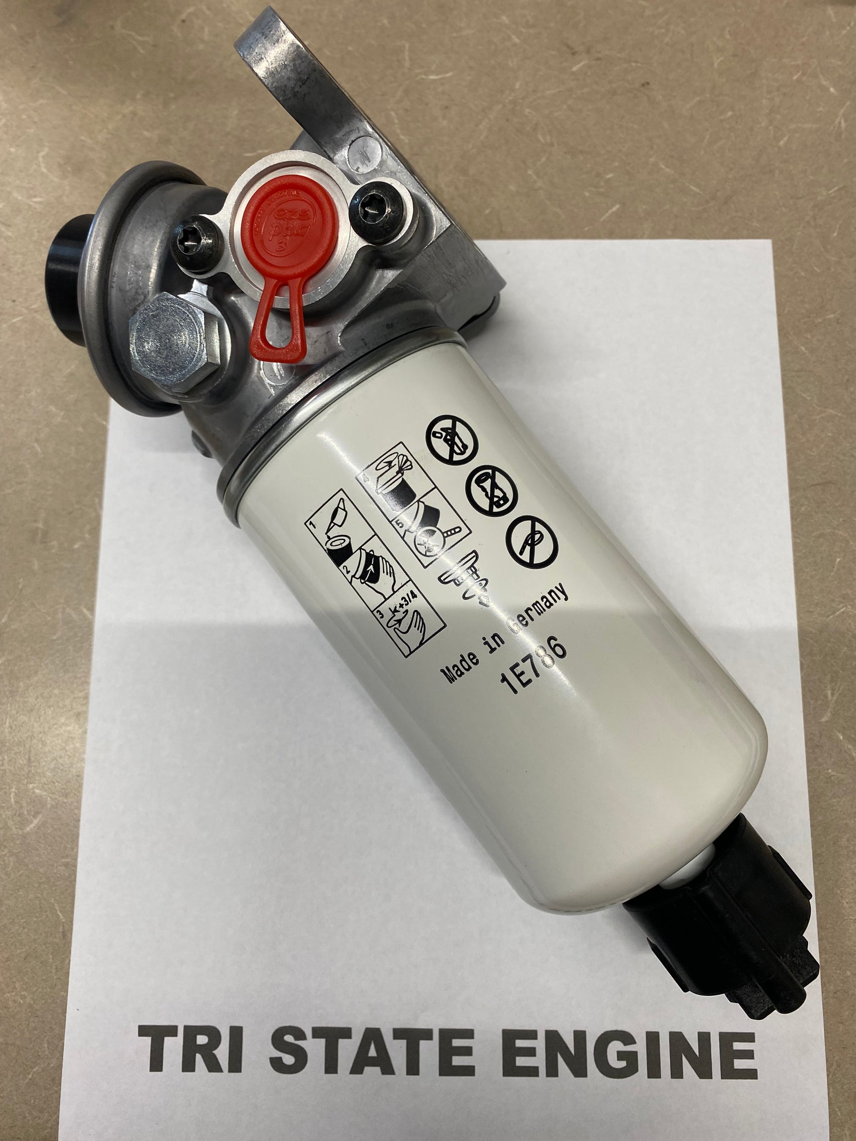 OEM KUBOTA FUEL FILTER / WATER SEPARATOR ASM W/ MOUNTING BRACKET & SEN ...